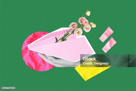 현대 미술 콜라주 손잡이 홀드 핑크 종이 비행기 메시지 통신 보내는 유스토마 꽃 꽃 봄 시즌 예술 4월에 대한 스톡 사진 및 기타 이미지 Istock
