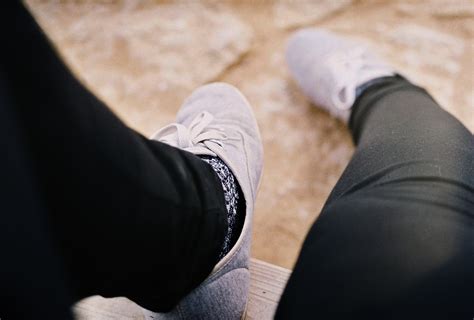 배경 화면 다리 양말 사진술 피트 구두 운동화 레깅스 보케 35mm 에스토니아 관절 빛 소녀 발 비슷한 물건 손가락 필름 팔 제니 테트