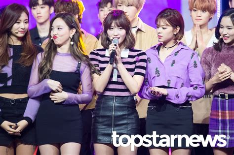[uhd포토] 트와이스 Twice 모모 핑크빛 복숭아 네이트 연예
