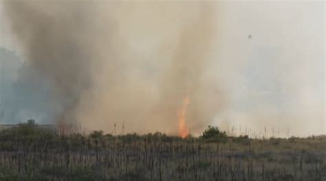 Firenado Spotted In Colorado Heres How It Occurs