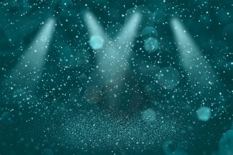 아름 다운 밝은 푸른 빛 반짝이 Defocused 조명 무대 조명 Bokeh 추상 배경 스파크 비행 축제 이랑 질감 콘텐츠에 대 한 빈 공간을 0명에 대한 스톡 사진 및