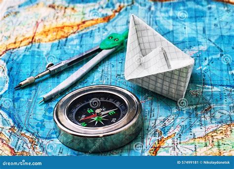 Mapa E Compasso Imagem De Stock Imagem De Mapa Compasso 57499181