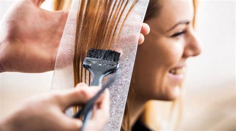 Лунный календарь окрашивания волос на январь 2025 года