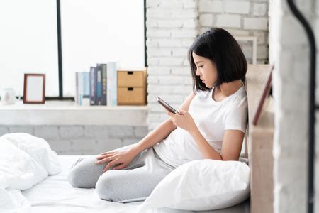 Cara Ampuh Nembak Cewek Lewat Chat Agar Diterima Dijamin Hatinya Luluh