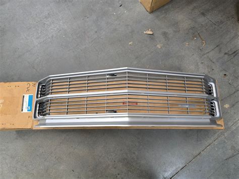 1971 Gm Nos Front Grille