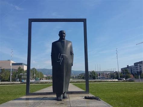 Kukasti Križ Na Narodnom Heroju Većeslavu Holjevcu Antifašistički Vjesnik