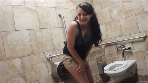 Young Milf Aura Farting In Boxers Full Version Hd