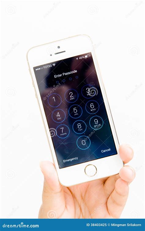 Apple Iphone 5 Enter Passcode Screen Editorial Image Image Of