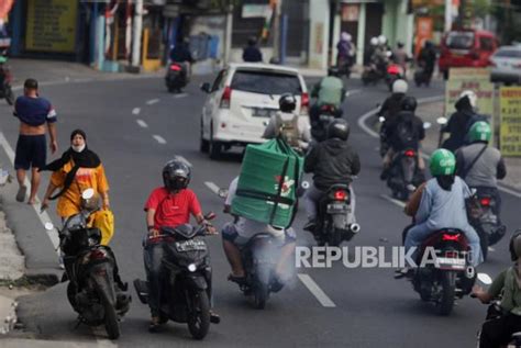 Plat Sepeda Motor Object Detection Model By Deteksi Plat Nomor Pengendara Tanpa Helm