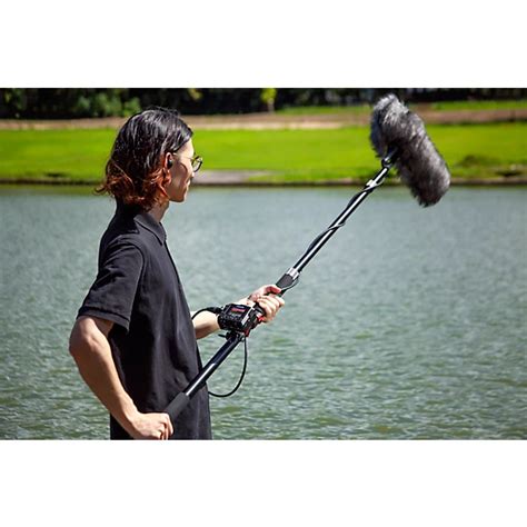 Tascam Fr Av2 Compact 32 Bit Field Recorder And Timecode Generator With