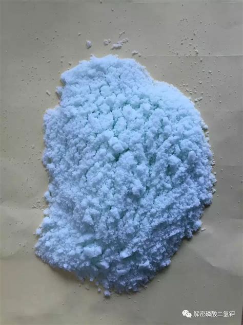 大量元素水溶肥为什么要添加颜色？！