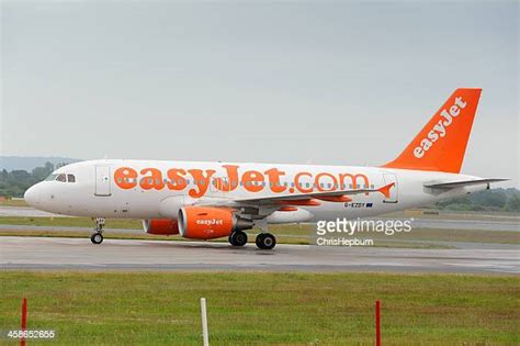 Easyjet Airbus A319 Photos And Premium High Res Pictures Getty Images