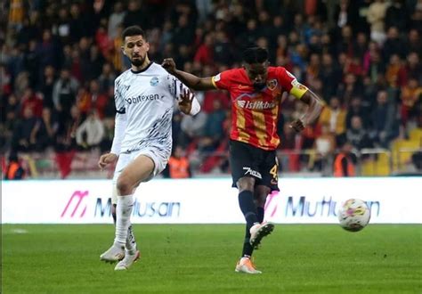 شکست کایسری سپور در روز گلزنی علی کریمی طرفداری