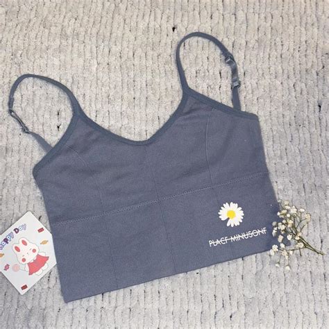 Топік з квіткою — ціна 120 грн у каталозі Топи Купити жіночі речі за доступною ціною на Шафі