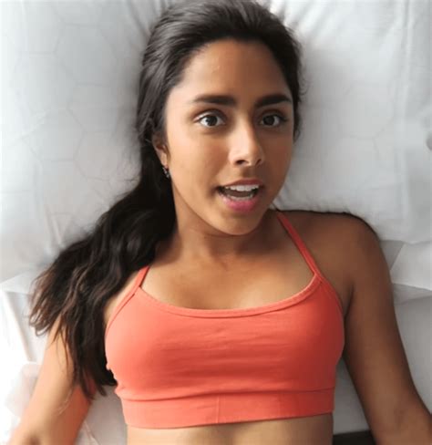 Possible Wardrobe Malfunction Rmichellekharensfw2