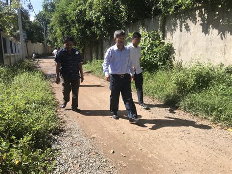 អភិបាលខណ្ឌច្បារអំពៅចុះមើលផ្លូវនិងលំនៅដ្ឋានប្រជាពលរដ្ឋរងគ្រោះដោយទឹកភ្លៀង សារព័ត៌មាន នគរវត្ត