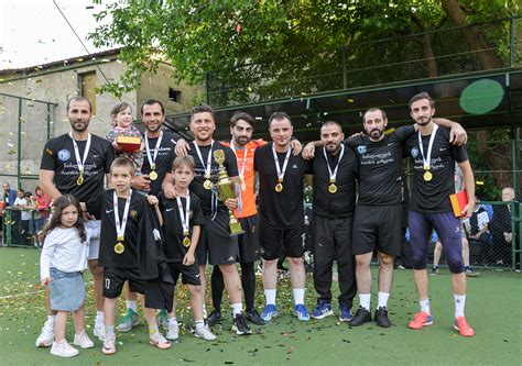 ირაკლი I Ii Iii და Iv ადგილზე გასულ გუნდებს საჩუქრად თასები მედლები და ფულადი ვაუჩერები