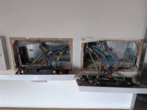 Removing A Double Socket DIYnot Forums