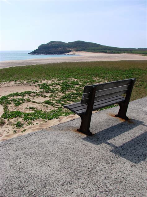 무료 이미지 바다 해변 바닷가 모래 사장 의자 나팔꽃 Penghu 대만 섬 육지 벤치 잔디 곶 연안 및 해양 지형 록 대양 휴가 경치