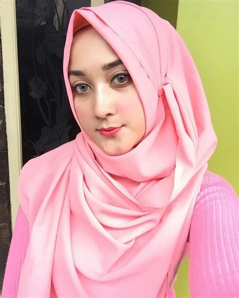 PRETTY MUSLIMAH Wanita Cantik Kerudung Wanita