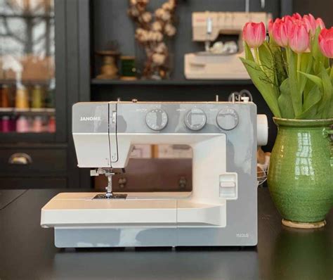 Janome 1522 - Ljus grå
