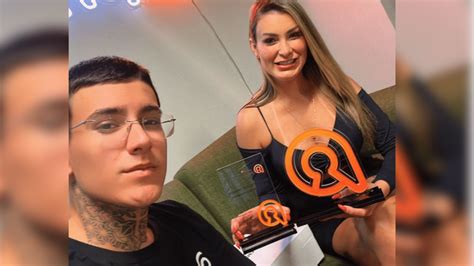 Madre E Hijo Trabajan Juntos En Onlyfans Una Historia De Controversia Y Superaci N