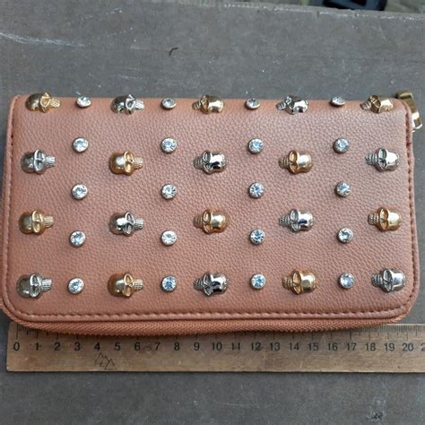 Жіночий гаманець із черепами — ціна 160 грн у каталозі Гаманці Купити аксесуари за доступною