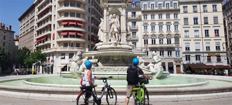 자코뱅 광장 리옹 티켓 및 투어 예약 Getyourguide