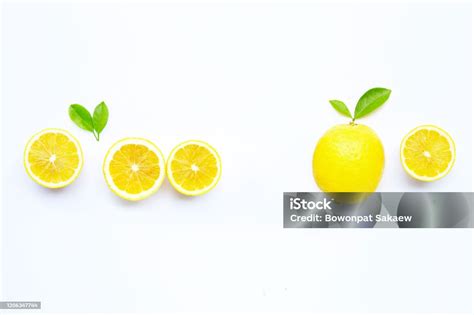 흰색에 녹색 잎신선한 레몬 텍스트 또는 제품의 복사 공간 건강한 생활방식에 대한 스톡 사진 및 기타 이미지 건강한 생활방식 과일 노랑 Istock
