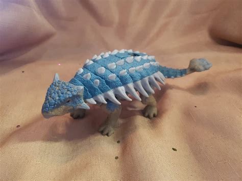 Jurassic World Dino Rivals Roarivores Ankylosaurus Dinosaur Mattel