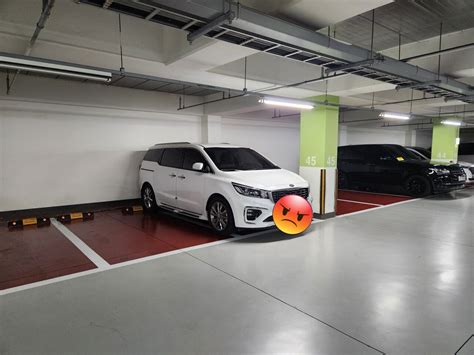 항상 주차 ㅈ같이 해놓는 차 자동차 에펨코리아