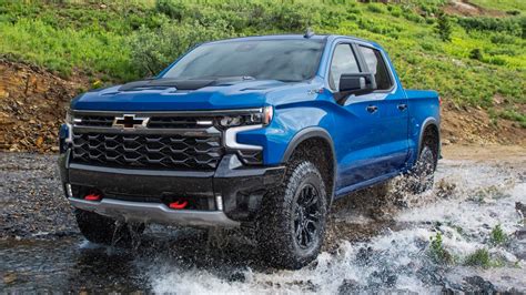 2023 Chevy Silverado 1500 Custom What Does 1 Step Up Bring In This Truck