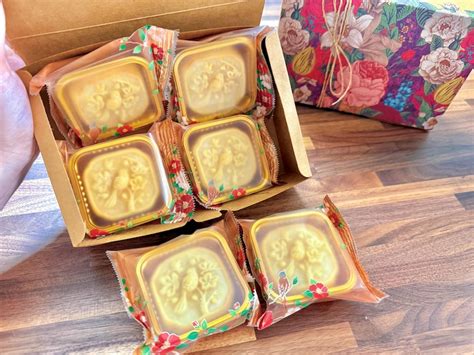 Salted Egg Custard Mooncakes Handmade Mooncakes With Elegant Floral