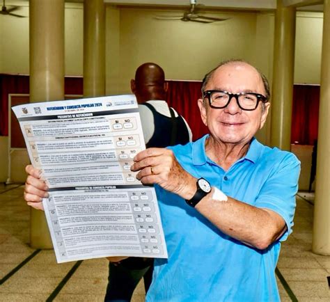 Álvaro Noboa Padre Del Presidente Daniel Noboa Votó En Guayaquil Noticias El Universo
