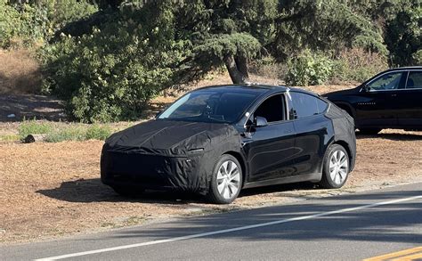 Tesla Model Y Juniper Refresh Spotted In Spy Shots Launch Timing Hinted EVMagz