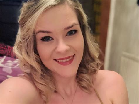 Stephanie Joys Instagram Twitter And Facebook On Idcrawl