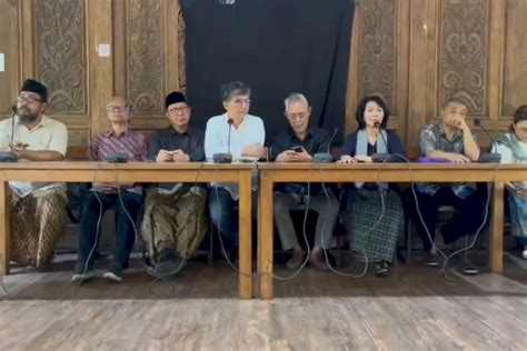 Sejumlah Tokoh Nasional Sowan Gus Mus Curhat soal Kondisi Bangsa - RMOL JATENG