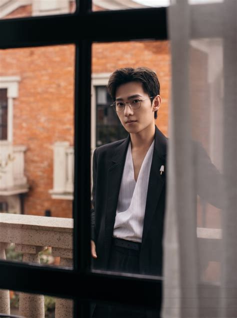 สวยหล่อคู่ฟ้าประทาน ส่องลุค หยางหยาง ตี๋ลี่เร่อปา ในวันแห่งความรักของจีน