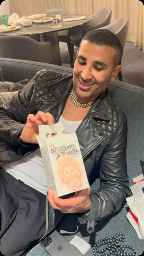 أحمد سعد يستعرض لعبة لا بوبو في فيديو ساخر وحشتيني أوي Et بالعربي