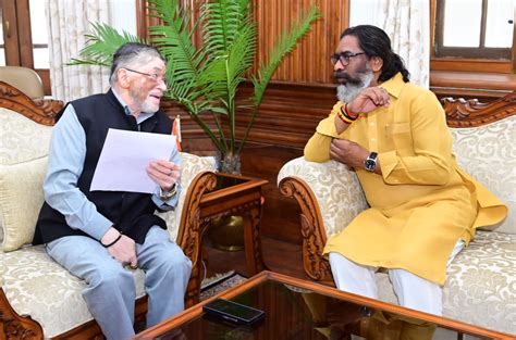 मुख्यमंत्री ने राज्यपाल से की मुलाकात हजारीबाग की घटना पर राज्यपाल ने मुख्यमंत्री का दिलाया