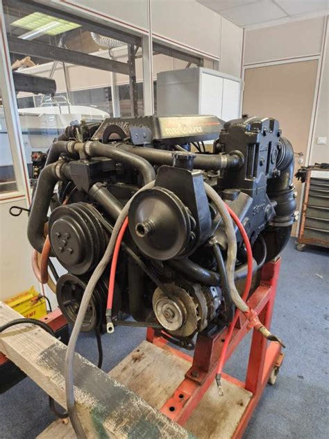 Moteur Mercruiser V6 Carbu - Casse marine enlèvement