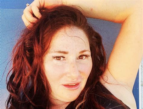 Tiffany Darwish Blasted By Paying Fans After Pop Star Embarrassingly