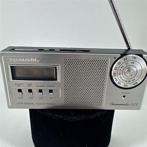 Realistic Radio Chronomatic 228 Lcd Digital Amfm Alarm 12 1535 Radio