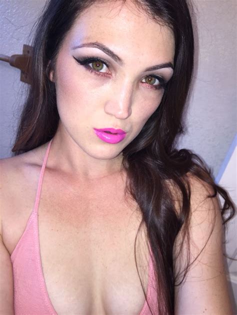 Hot Pink Lips Hot Pink Lips Pink Lips Makeup Looks