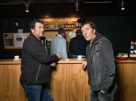 Van Broers Tot Geliefden De Intense Verhouding Tussen Cabaretier En Technicus