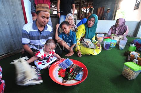 Tradisi Toron Tana Antara Foto