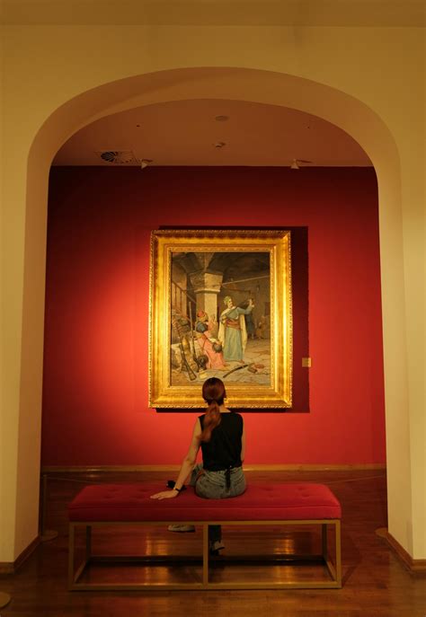 실내 갤러리 껴안고 있는 나타내는 남성 남자 단정 담배 담배를 피우다 대조 대화의 주제 독특한 돌 르네상스 묵상 문화 문화적 미스터리