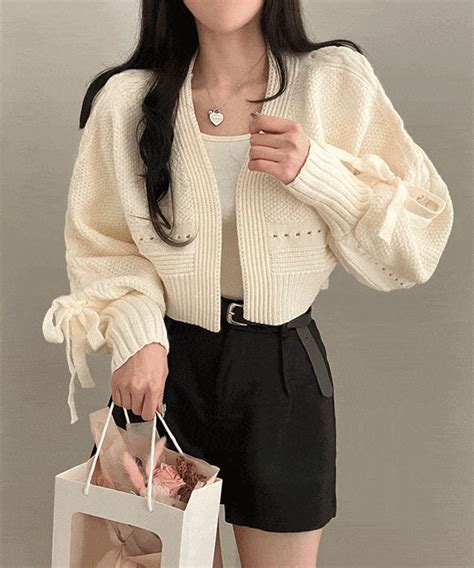[러블리 코디완성 ] 베이비스 소매 리본 꽈배기 볼레로 니트 가디건 에이블리