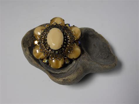 Danny Pollack Brooch Canadian Last Quarter 20 Century Collectors