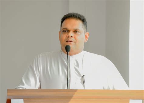 ශෙහාන් සේමසිංහ වැඩබලන මුදල් අමාත්‍යධුරයේ දිවුරුම් දෙයි Life Traveler